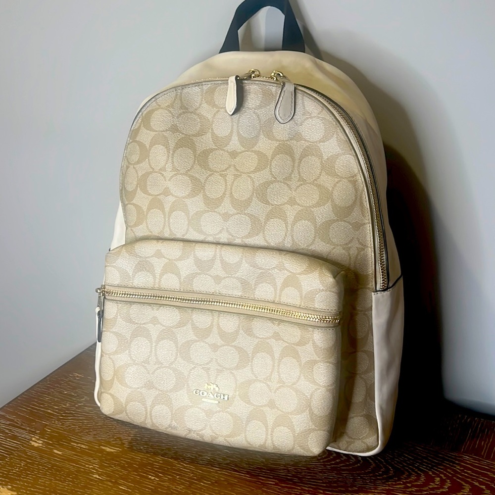 Coach - Charlie Backpack Signature Canvas (Mint Condi… - Gem